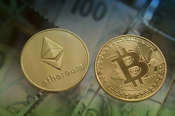 Correlation Between Bitcoin and Ether Prices Dips Below 80%, First in ...