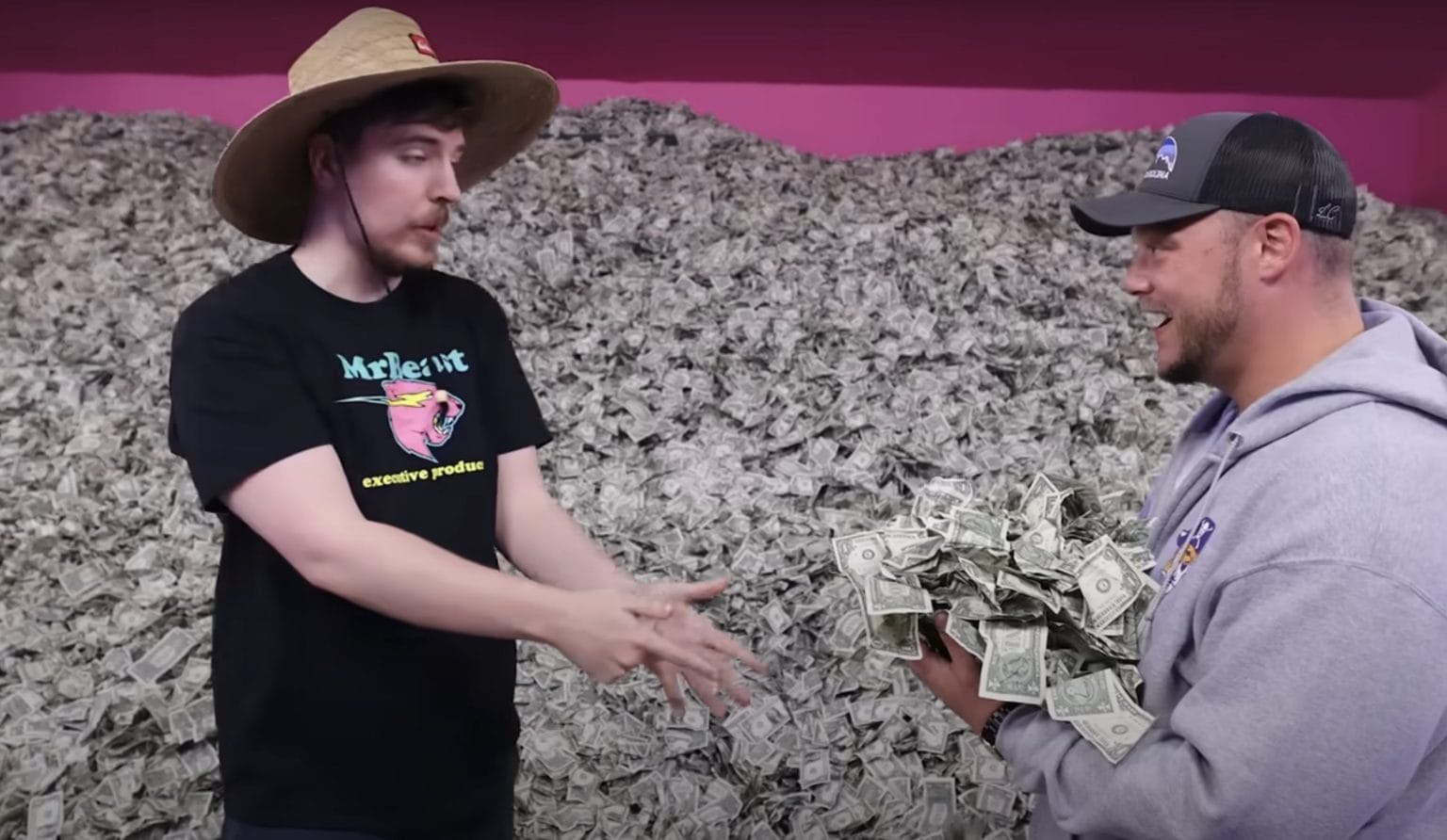 YouTuber MrBeast bị tố kiếm triệu đô từ chiêu trò "bơm thổi"